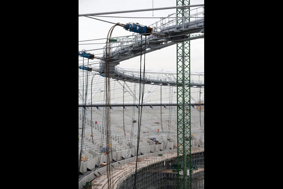 Video: Olympic Stadium topped out with cable net roof | News | Building